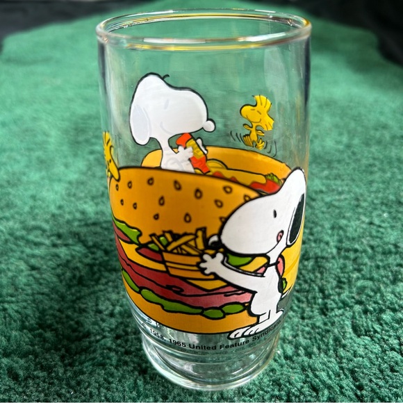 Schultz | Dining | Vintage 965 Snoopy Glass Cup | Poshmark